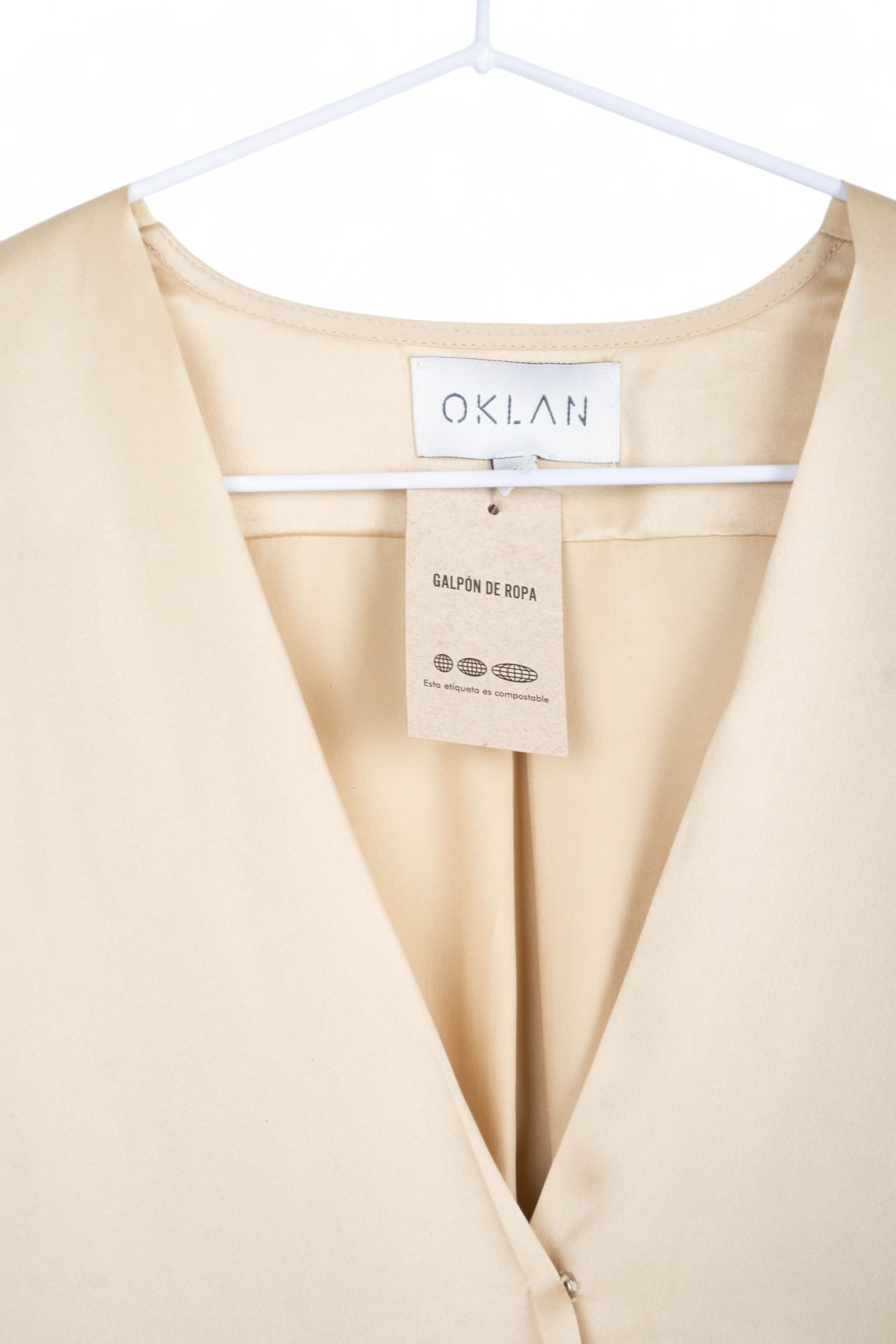 Blusa Oklan T: Medium - Galpón de Ropa
