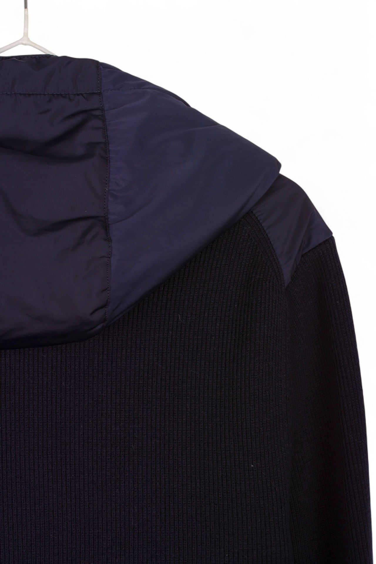 Campera de tela Hugo Boss T: Medium - Galpón de Ropa